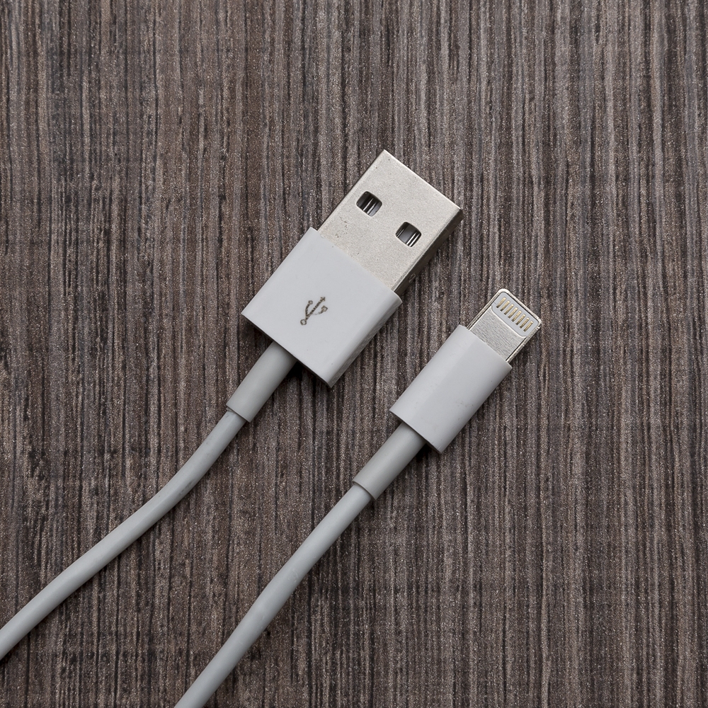 Cabo USB com Entrada Lightning/iPhone Personalizável - Brindes Corporativos